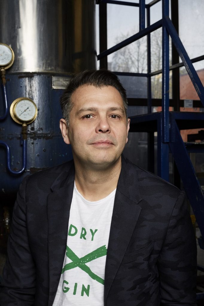 Simon Ford, lenda da coquetelaria de Londres chega ao Brasil